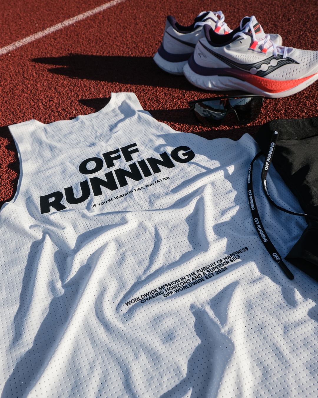 OFF RUNNING Team Performance Singlet - White